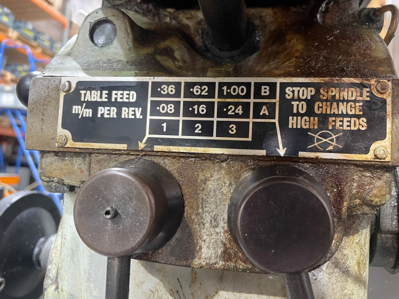 Bridgeport 1ES Horizontal Milling Machine: Precision Mill
